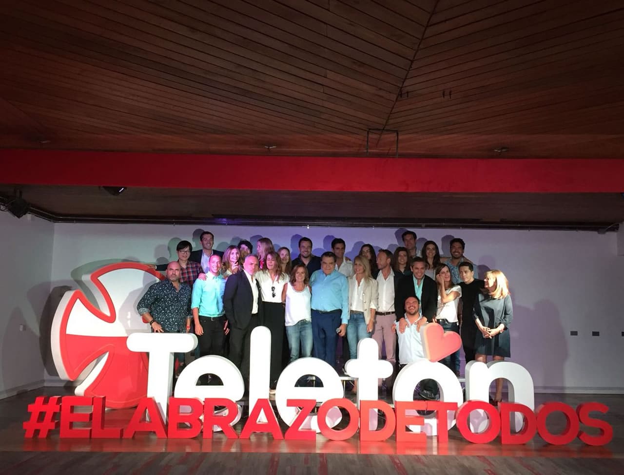 Teletón prepara 27 horas de música, humor y emociones para alcanzar la meta