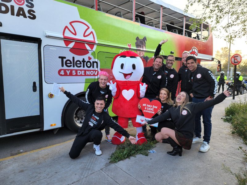 Teletón entrega simbólico corazón a canales de TV y anuncia su ...
